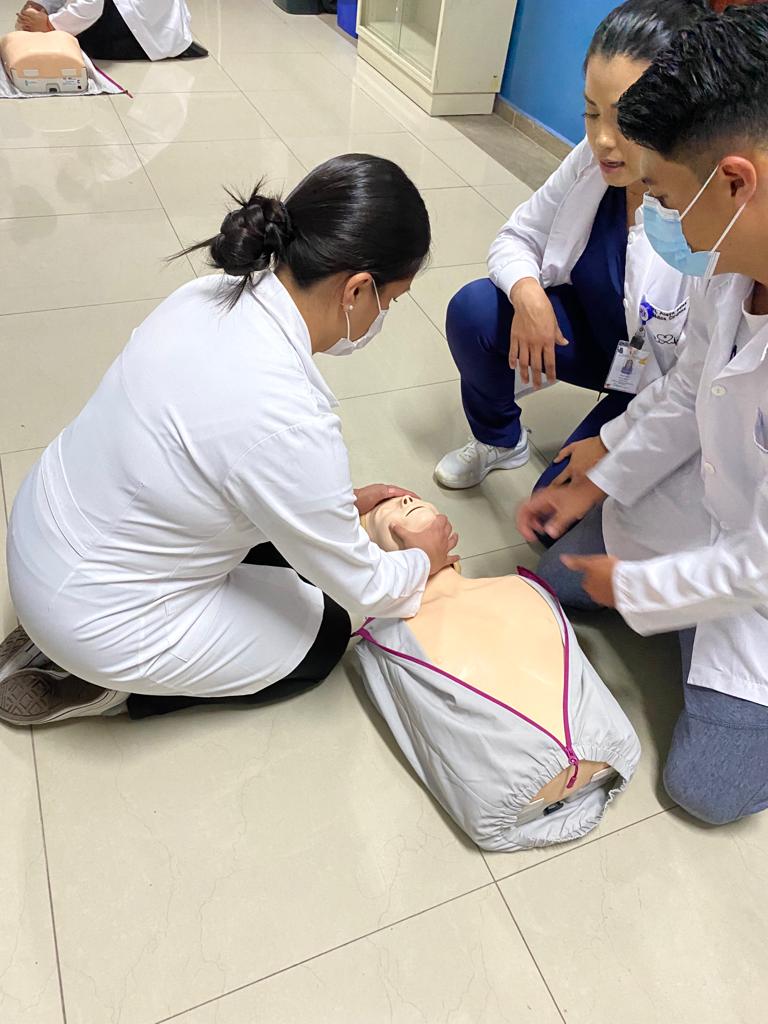 Capacitación en RCP a Internos Rotativos de la Carrera de Enfermería